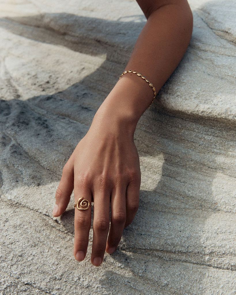 SWEET ESCAPE RING (18K GOLD PLATED) – KIRSTIN ASH (Australia)