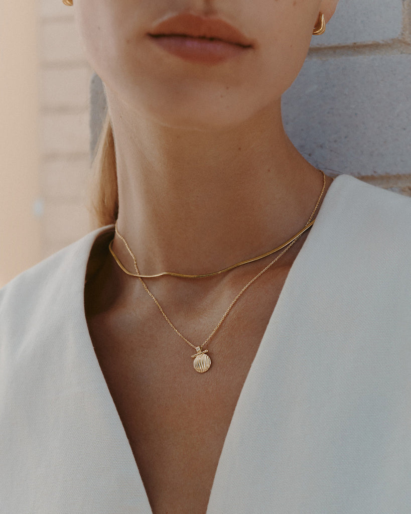 RISE COIN NECKLACE (18K GOLD VERMEIL) – KIRSTIN ASH (Australia)